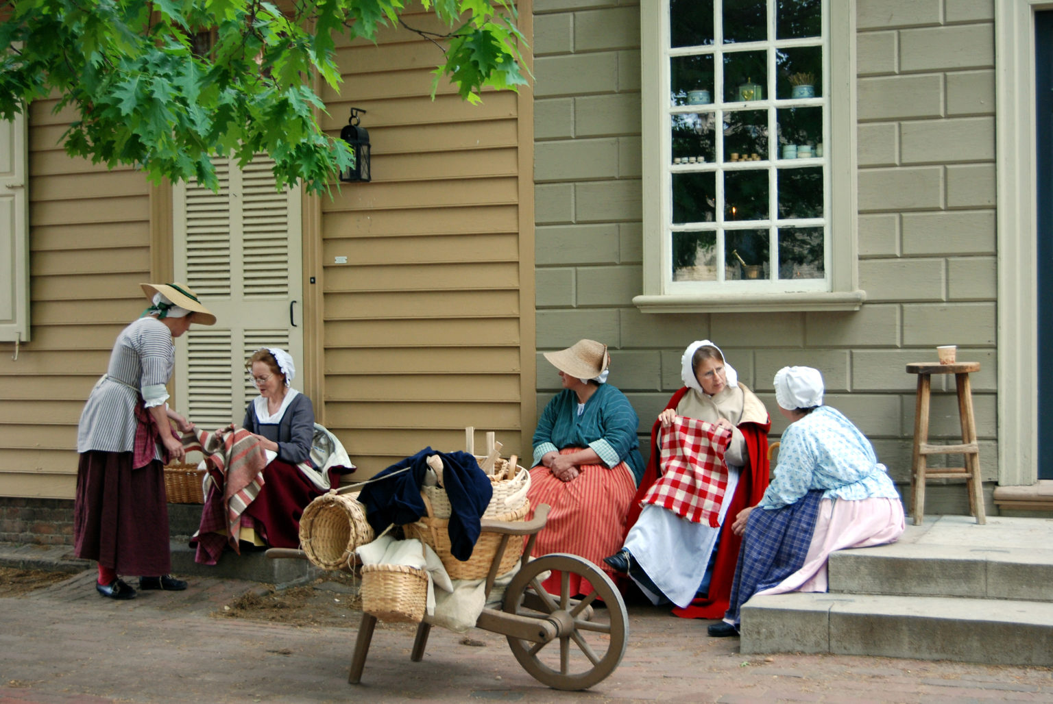 Revolutionary Women - US Tours Knows America